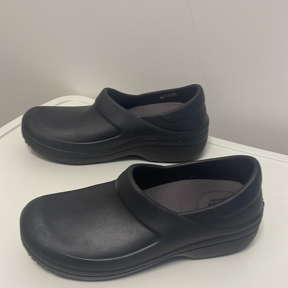 CROCS | Shoes | Triple Crocs Comfort Nonmarking Slip Resistant Shoe | Poshmark